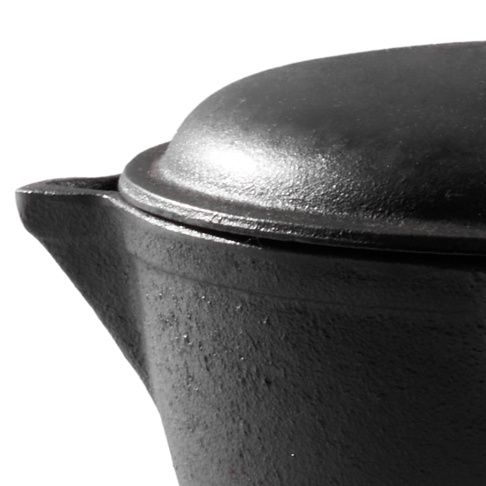 18cm Black Cast Iron Pot With Lid & Handle